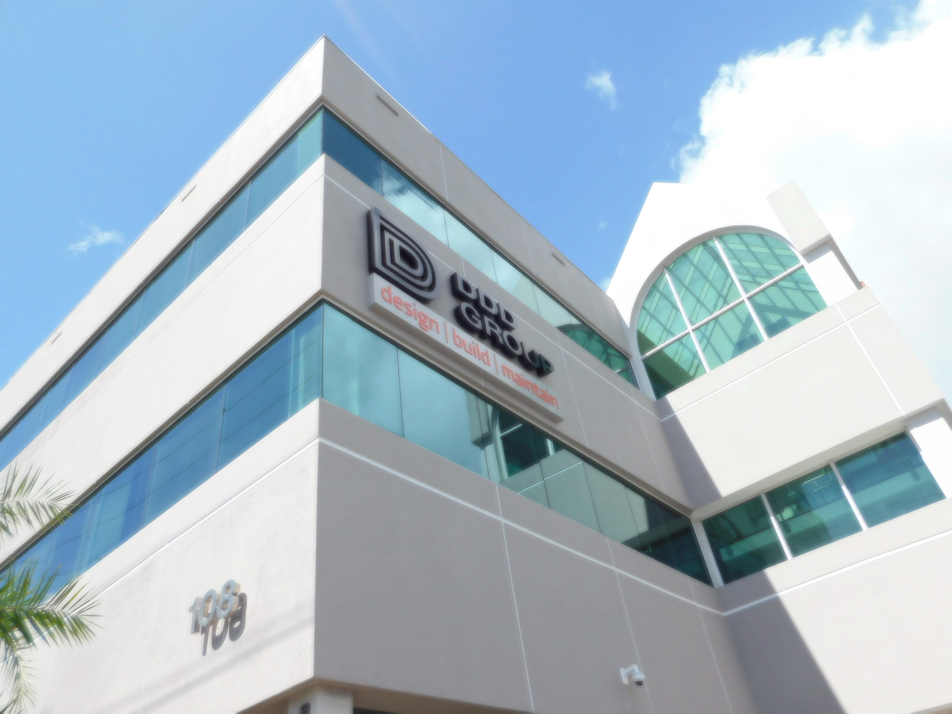 Los Arcos Building - DDD Group